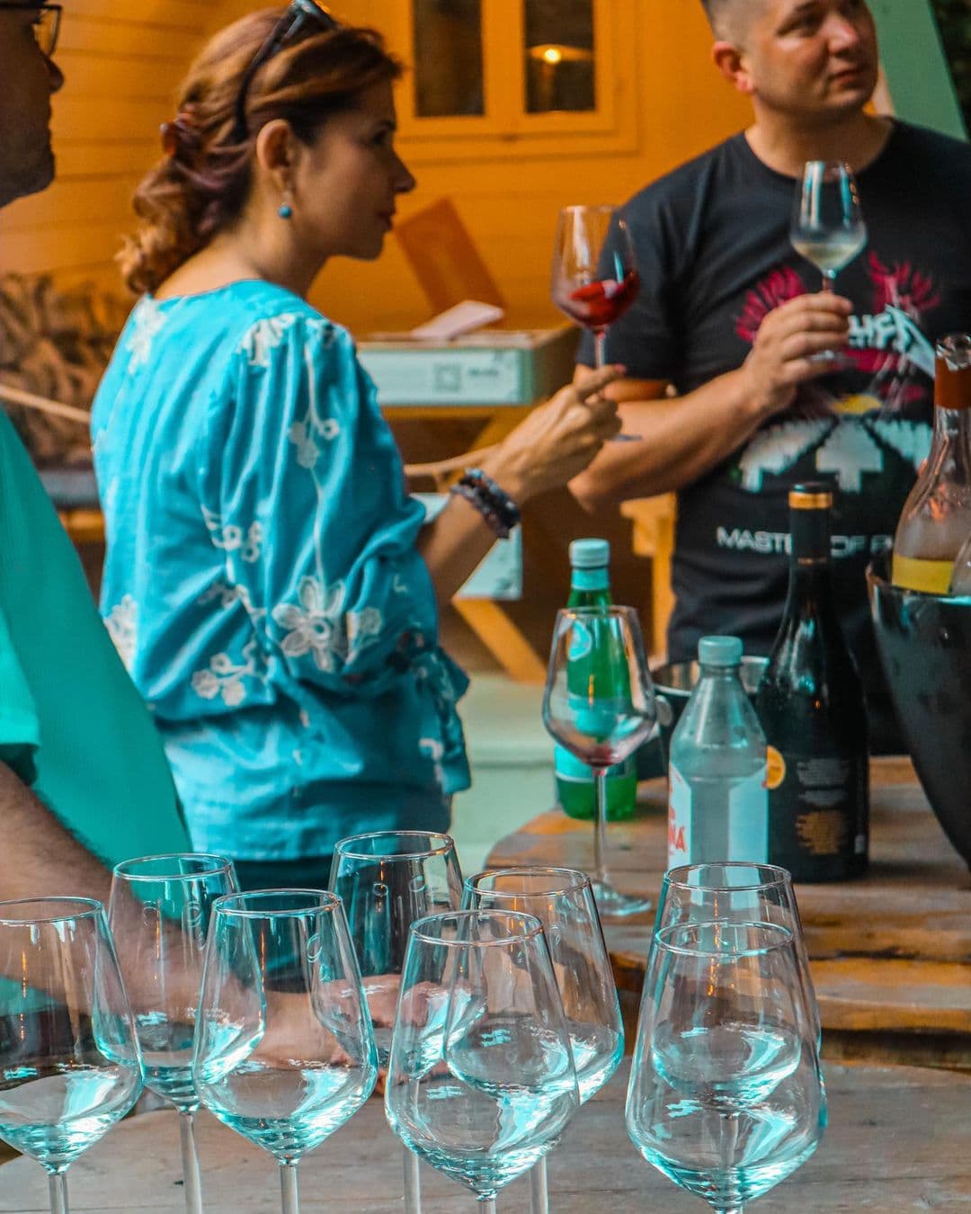 Juno Wine Garden - Wine, Food & Music in Brașov