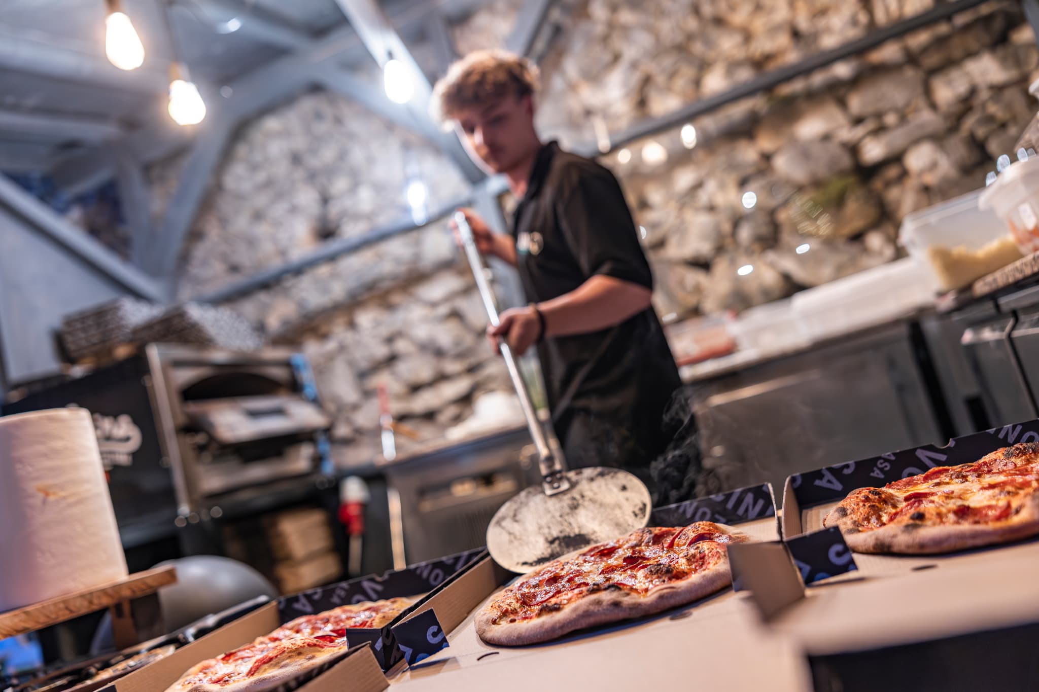 Juno Wine Garden - Wine, Food & Music in Brașov