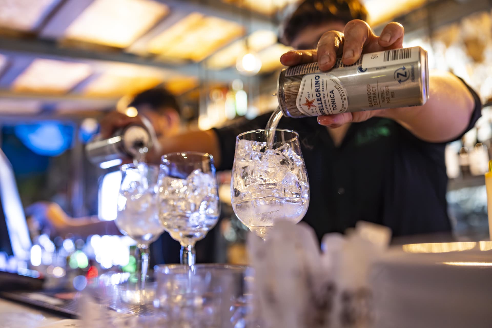 Juno Wine Garden - Wine, Food & Music in Brașov